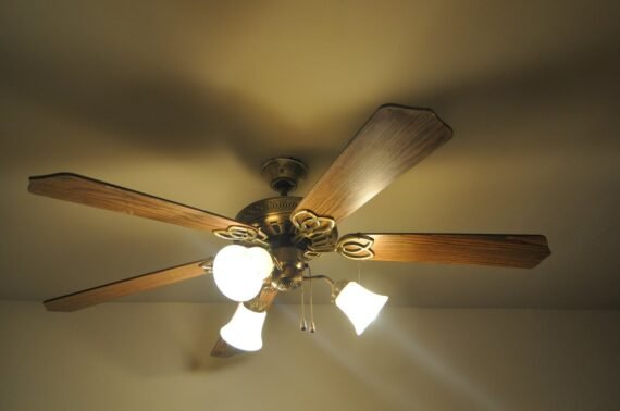How to Choose a Ceiling Fan: 8 Basic Tips