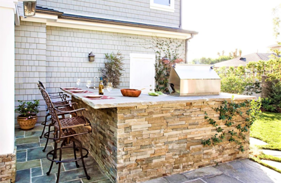 How Do You Make an Outdoor Stone Bar?
